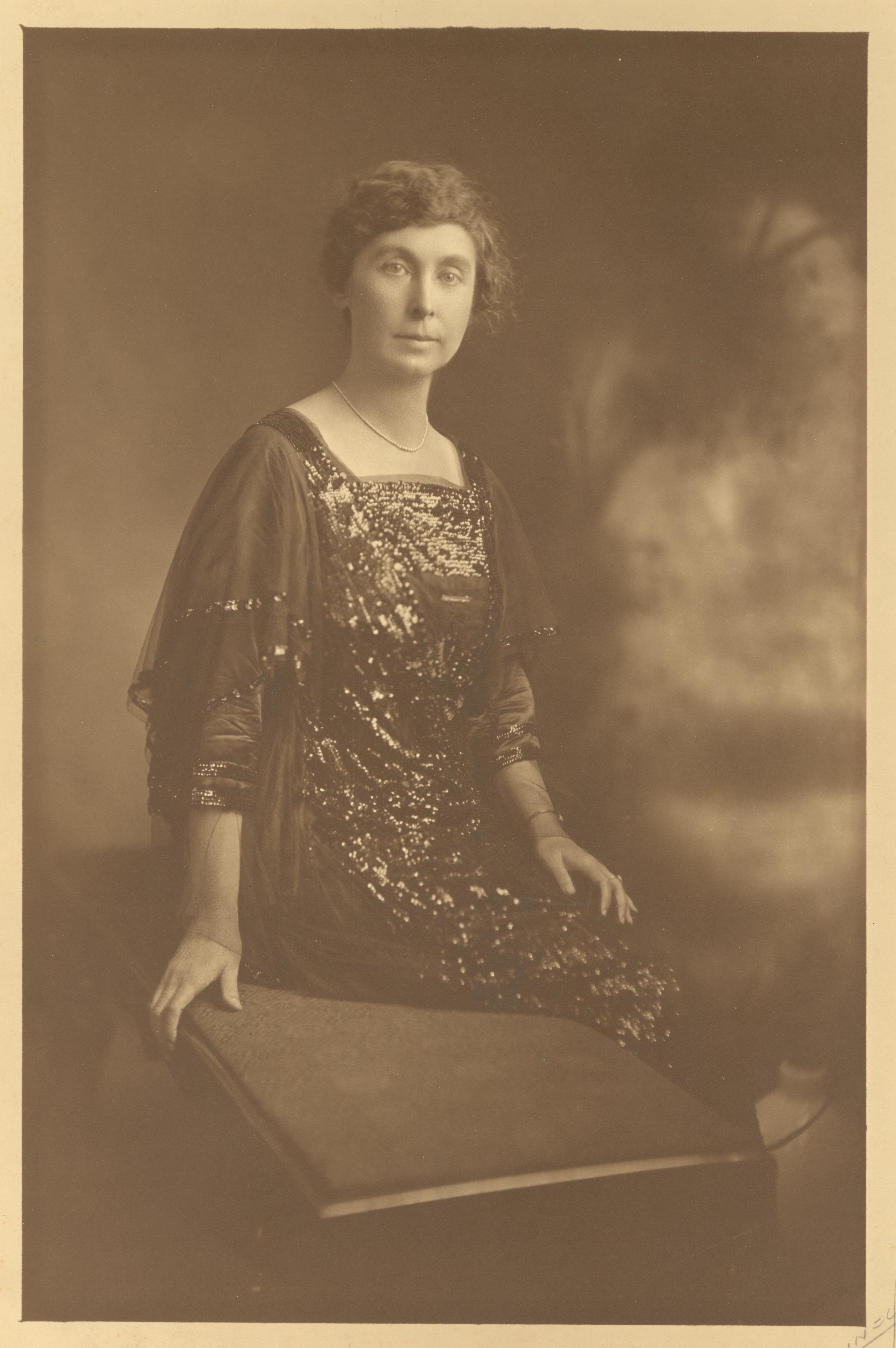 A Jewell of a Woman: Ida Cason Callaway - Hills & Dales Estate